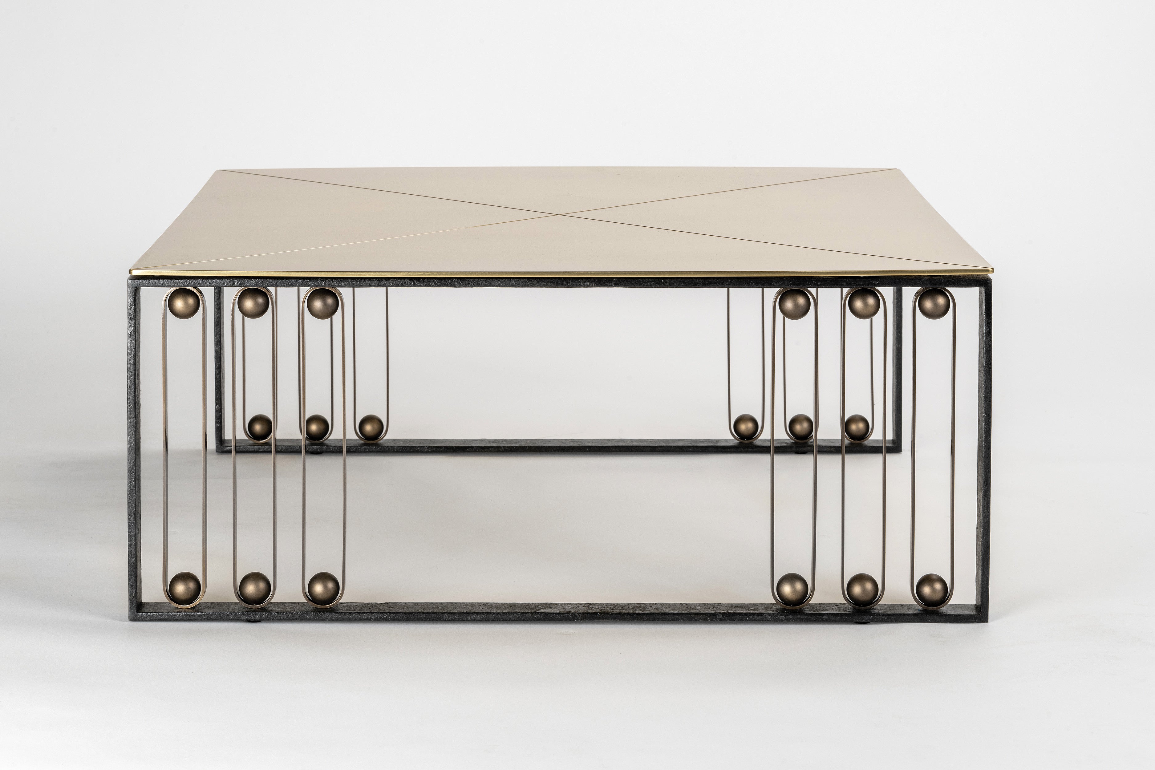 Table basse Pendule par Humbert & Poyet - Assises - Maison Pouenat